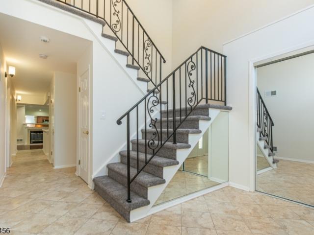 50 Castle Ridge Dr