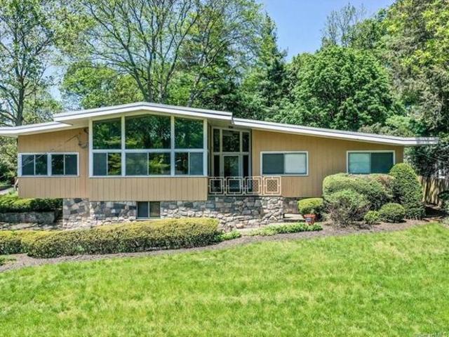 50 Cedar Woods Ln, Fairfield, CT 06825