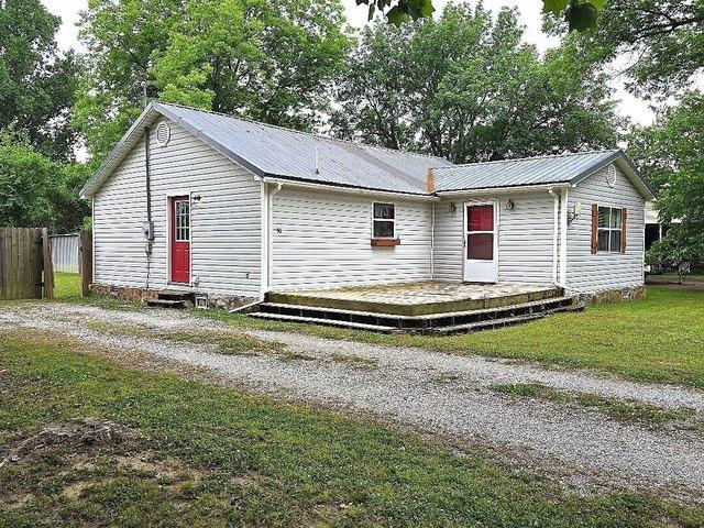 50 Charles St, Oil Trough, AR 72564
