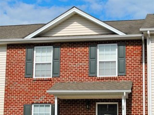 50 Charleston Ln, Christiansburg, VA 24073