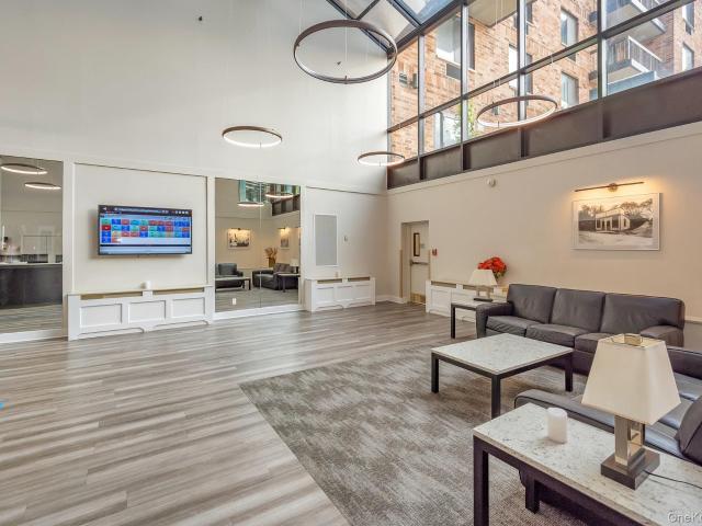 50 Columbus Ave 817