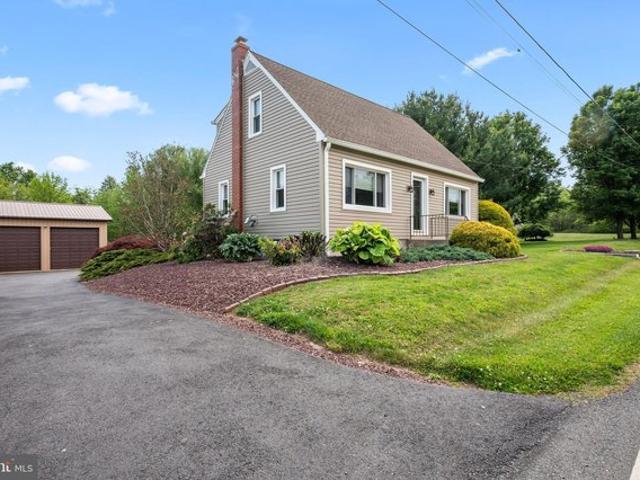 50 Clay Valley Rd, Fleetwood, PA 19522