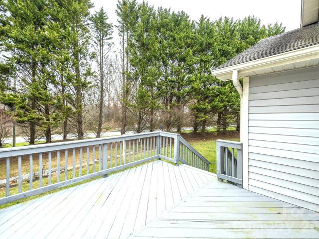 50 Clear Creekside Dr, Hendersonville, NC 28792 | MLS #4336