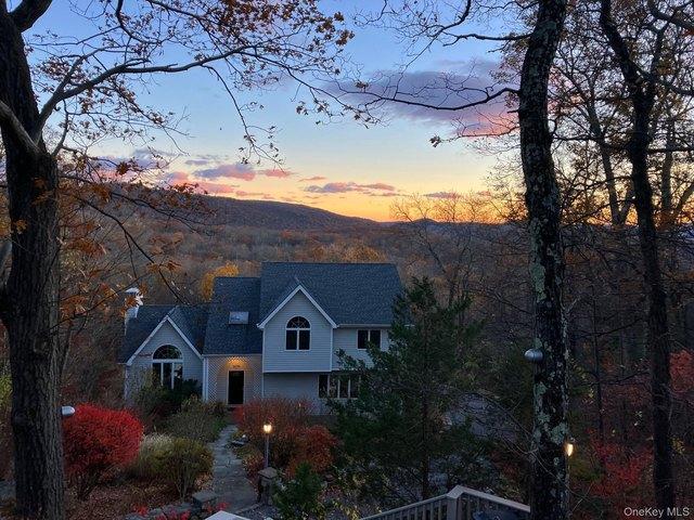 50 Downey Ln, Cold Spring, NY 10516