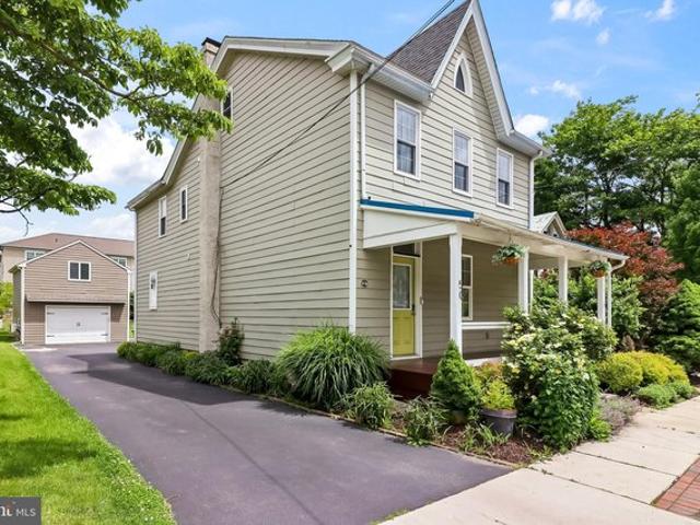 50 E Main St, Elverson, PA 19520