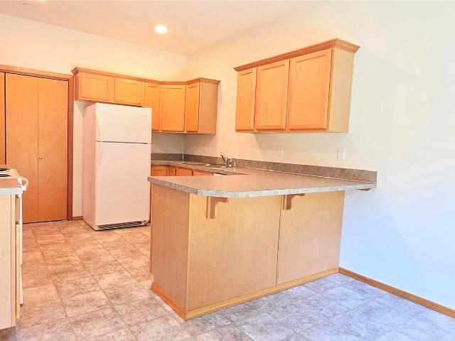 50 E Beaumont Drive # #B