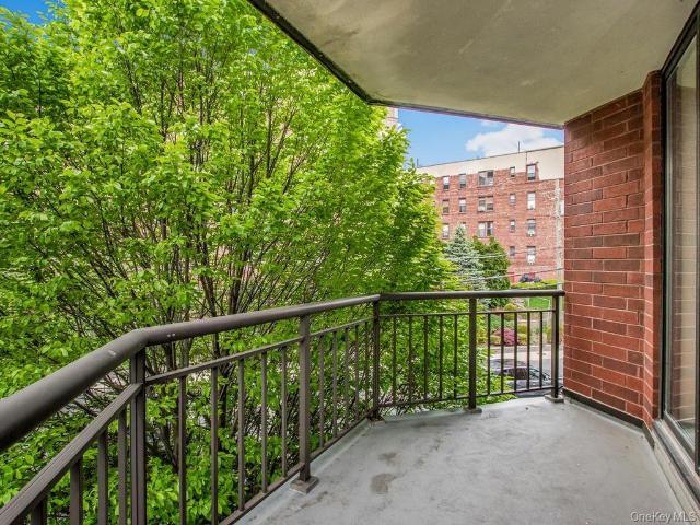 50 E Hartsdale Avenue 3V