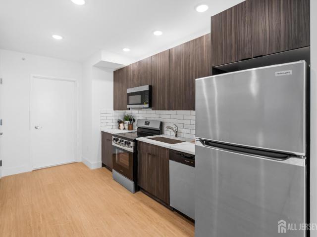 50 Easton Avenue 204