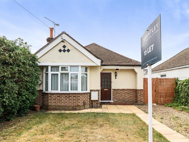 50 Farleigh Road New Haw Weybridge