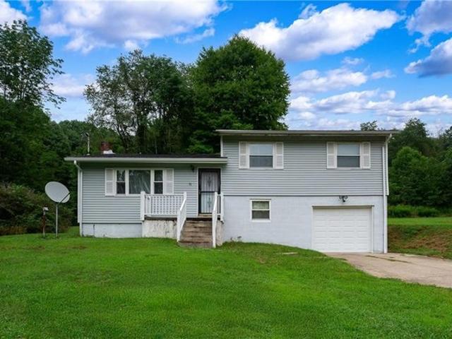 50 Flat Rd, Mercer, PA 16137