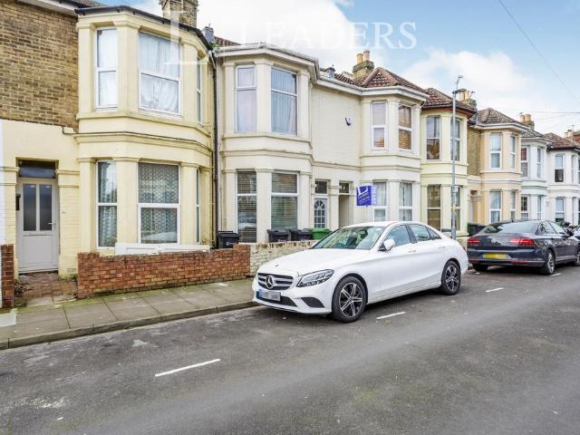 50 Gains Road, Southsea, PO4 2 bed flat to rent £1,150 pcm £265 pw