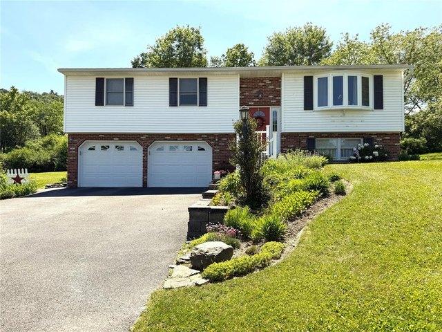 50 Green Meadow Ln, Binghamton, NY 13901