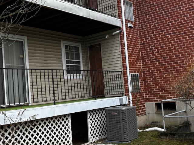 50 Greenhouse Rd, Unit 33C, Bridgeport, CT 06606 | MLS #24144 | Compass