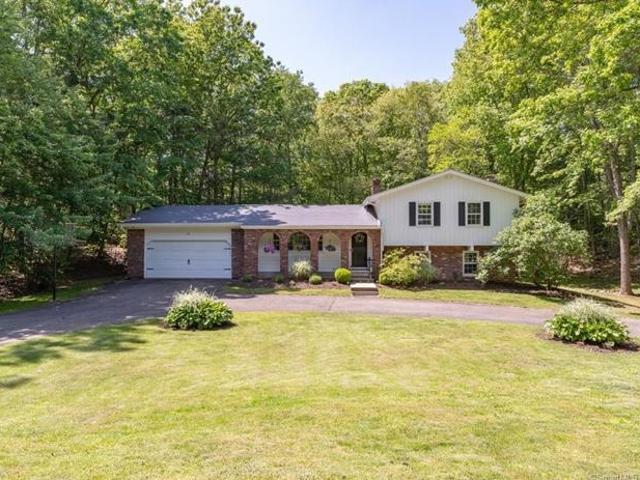 50 Grist Mill Cir, Guilford, CT 06437