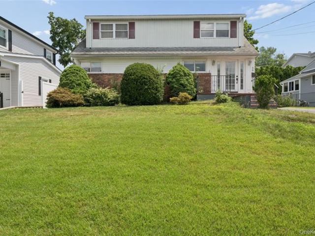 50 Hazelton Rd, Yonkers, NY 10710