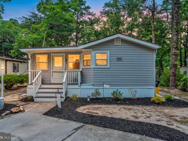50 Hazeltop Dr, Sicklerville, NJ 08081