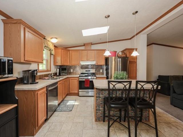 50 Hoit Mill Rd, Weare, NH 03281