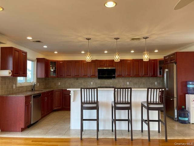 50 Island Parkway N