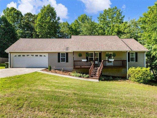 50 Kensington Dr, Cleveland, GA 30528