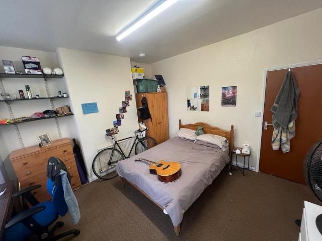 50 Lenton Boulevard, Lenton. 5 bed house to rent £2,492 pcm £575 pw