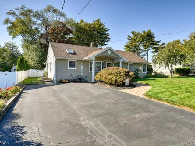 50 Leonard Ter, Wayne, NJ 07470