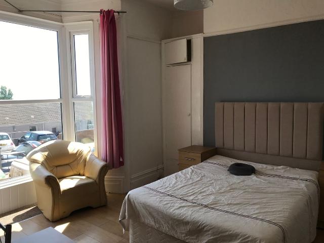 50 Malvern Tce SA2, 5 bed shared accommodation to rent, £1,350 pcm | PrimeLocation