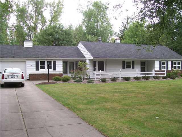 50 Maple Dr, Lancaster, NY 14026