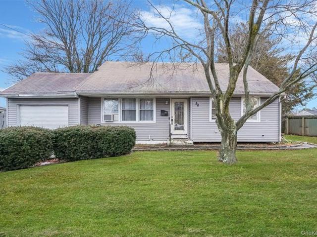50 Meadowbrook Dr, Brentwood, NY 11717
