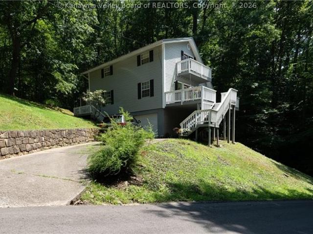 50 Mountaineer Heights Dr, Elkview, WV 25071