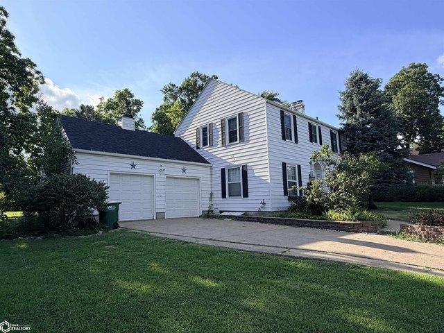 50 N Park St, Fairfield, IA 52556