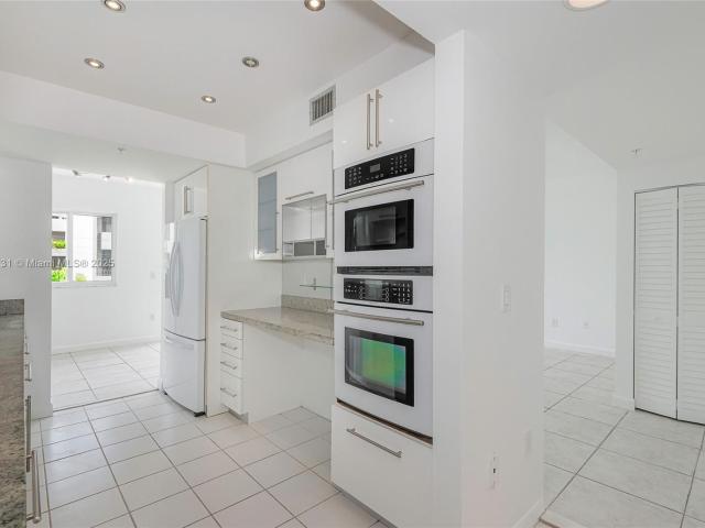 50 Ocean Lane Dr Unit 301, Key Biscayne, US, FL