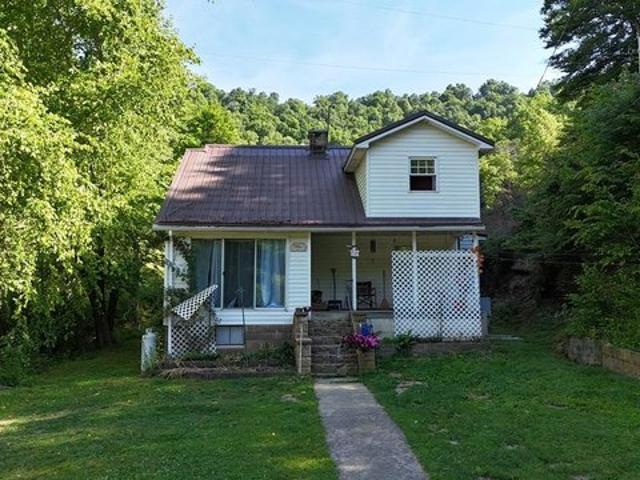 50 Oakwood Br, Leburn, KY 41831