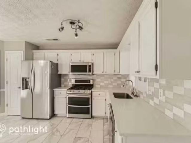 50% off first full months base rent when you move 1016 Eagle Vw
