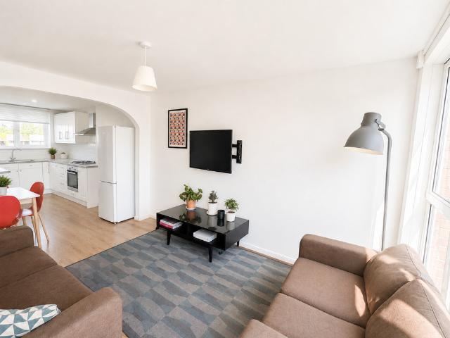 50 Ollerton Green – Room 1