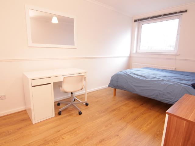 50 Ollerton Green – Room 3