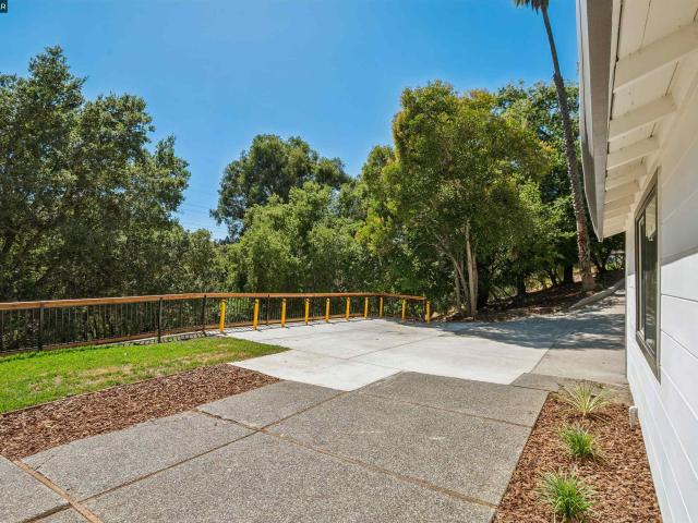 50 Overhill Rd