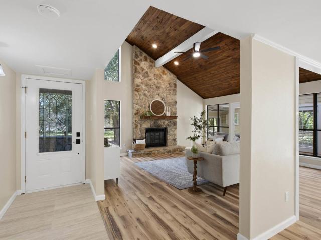 50 Palmer Ln