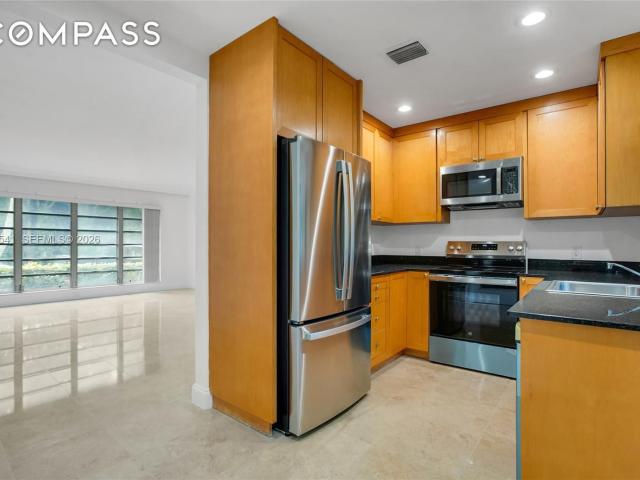 50 Park Dr 5, Bal Harbour, FL