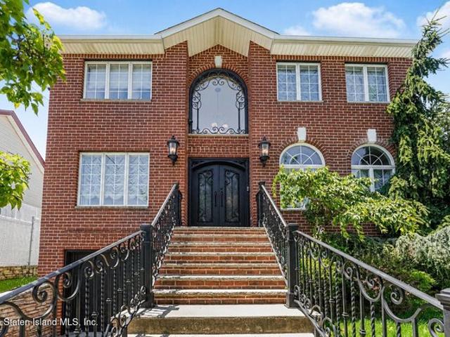50 Parker St, Staten Island, NY 10307
