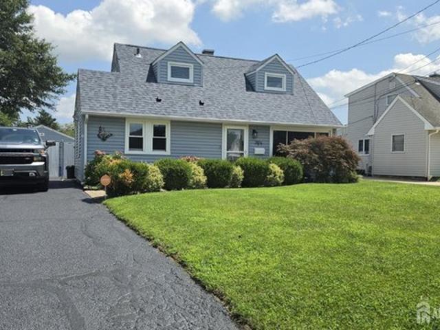 50 Patton Dr, Sayreville, NJ 08872