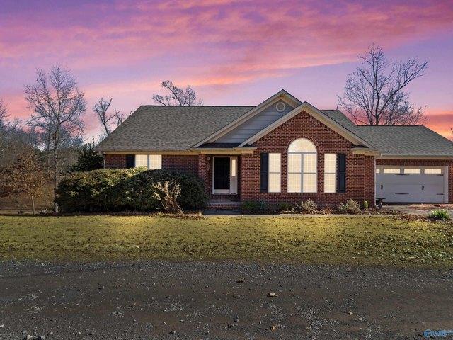 50 Pendleton Dr, Guntersville, AL 35976
