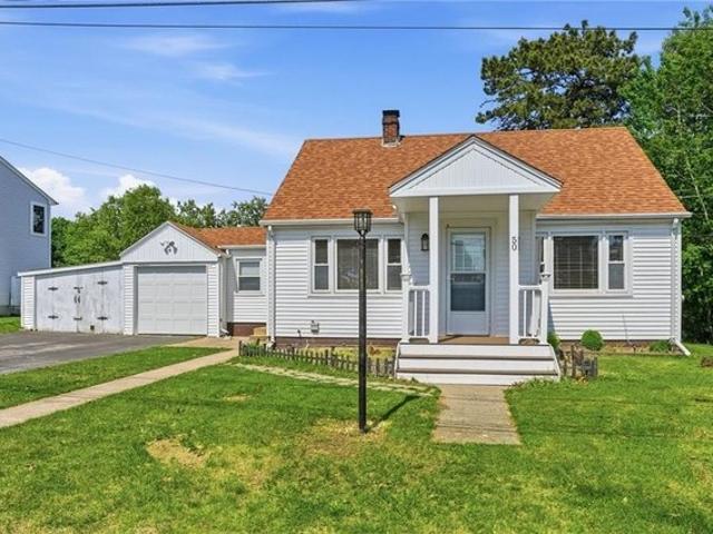 50 Pera St, Warwick, RI 02886