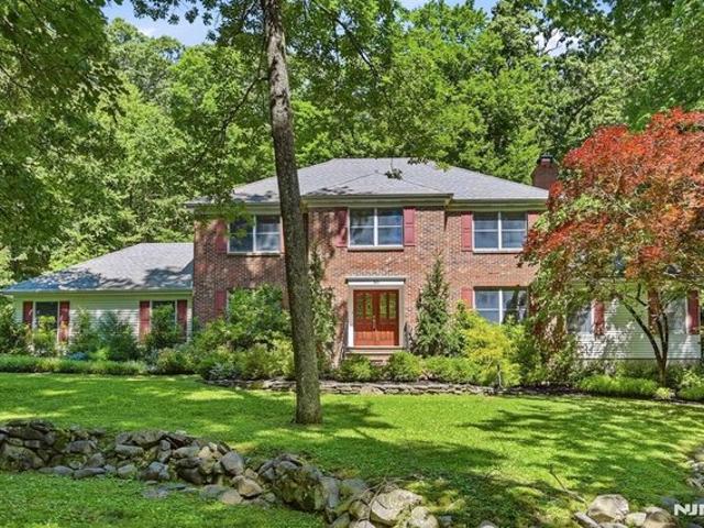 50 Ponderosa Pl, West Milford, NJ 07421