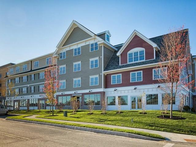 50 Pointe Pl, Dover, NH 03820