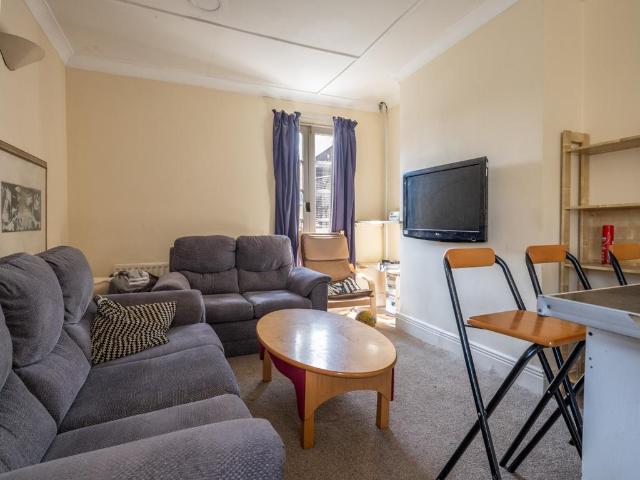 50 Queens Road, Newcastle Upon Tyne NE2 5 bed maisonette to rent £2,925 pcm £675 pw
