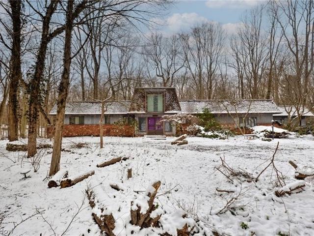 50 Redfern Dr, Youngstown, OH 44505
