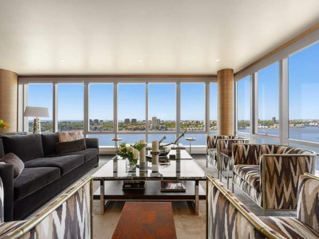 50 Riverside Boulevard 30A