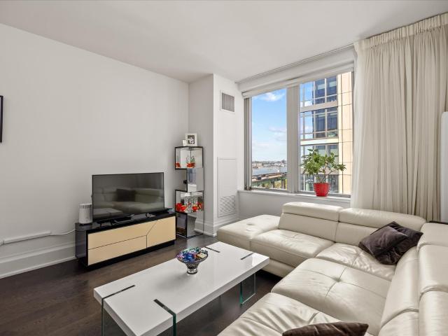 50 Riverside Boulevard 6 D