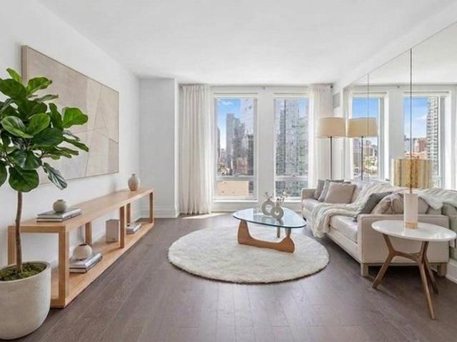 50 Riverside Blvd Apt 19C, New York, NY 10069