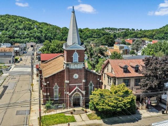 50 S Nichols St, Saint Clair, PA 17970